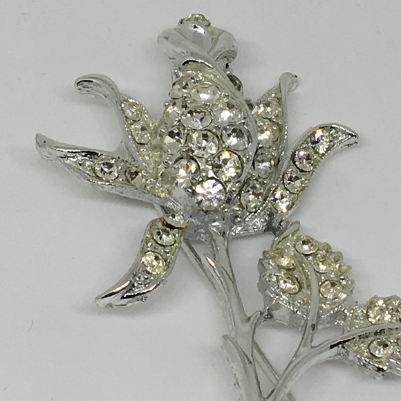 Jewelry | Vintage Brilliant And Clear Flower Pin | Poshmark